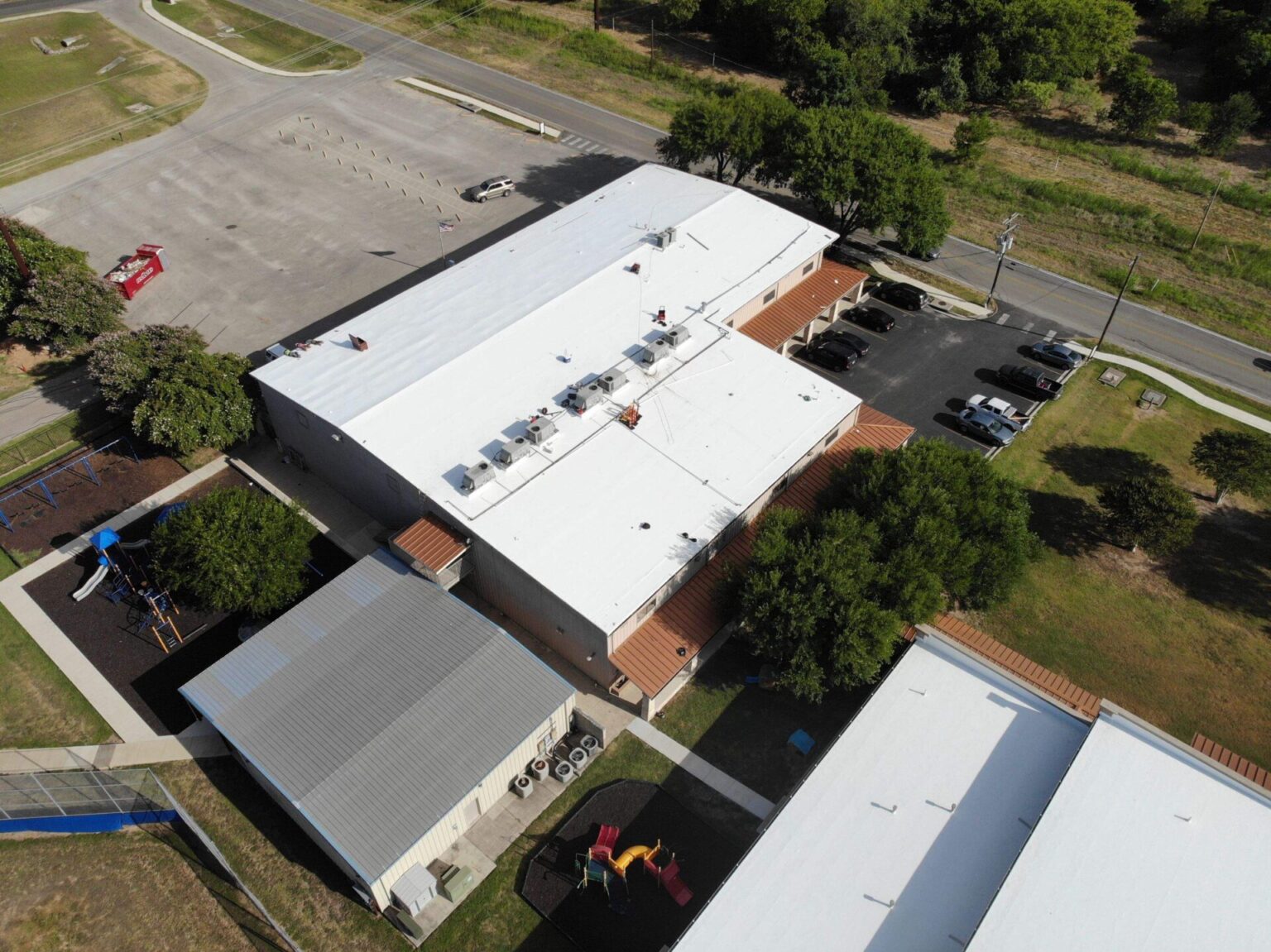 Ballasted roof: What it is? | Summit Construction Group